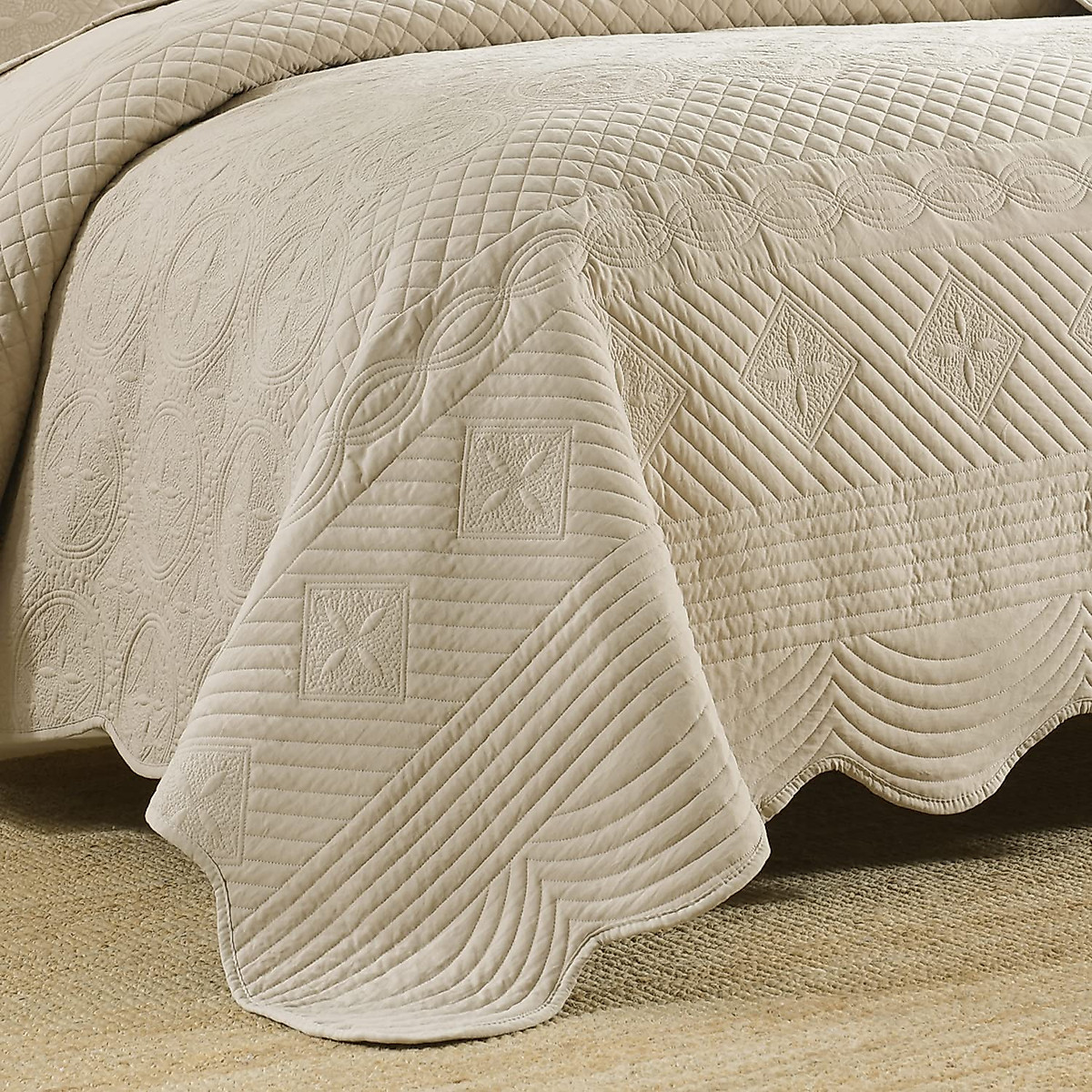 mixinni Quilt Set King Size Khaki 3 Piece Embossed Solid Color Coverlet Set Lightweight Bed Quilted Set Bedspread for All Season 1 Quilt +2 Matching Pillow Shams-(King, Khaki)