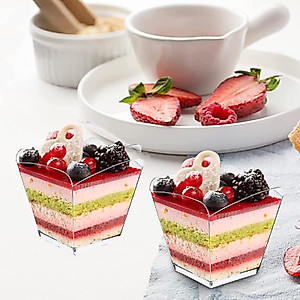 Frcctre 100 Pack 3.4 Oz Clear Dessert Tumbler Cups with Spoons, Disposable Plastic Appetizer Cups Parfait Shooters Cups for Desserts, Puddings, Mousse, Wedding, Party