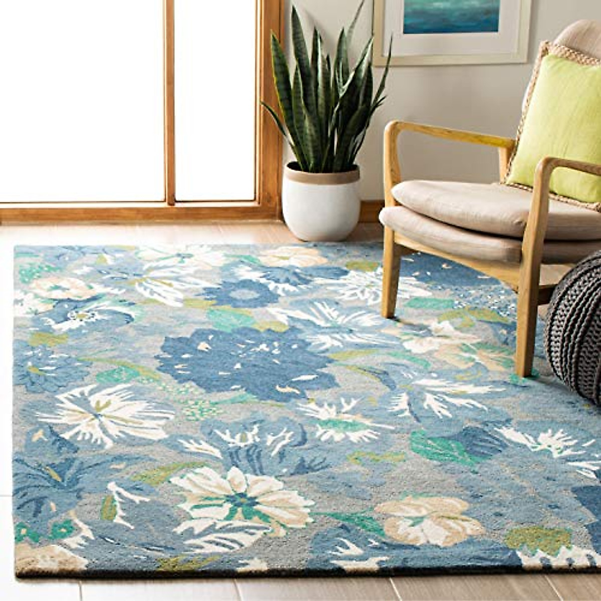 SAFAVIEH Soho Collection 7'6" x 9'6" Blue/Multi SOH849A Handmade Premium Wool & Viscose Area Rug