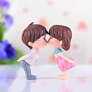 Aysekone 2 Pieces PVC Romantic Couples Figurines Fairy Garden Miniatures Ornaments Boy and Girl Lovers Kiss Wedding Dolls for Home Decor