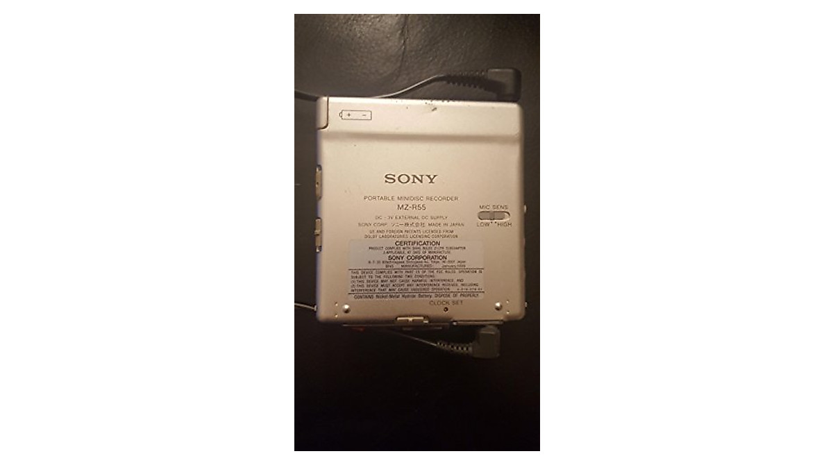 Sony MZ-R55 MiniDisc Player and Recorder - Portable, Lightweight Audio