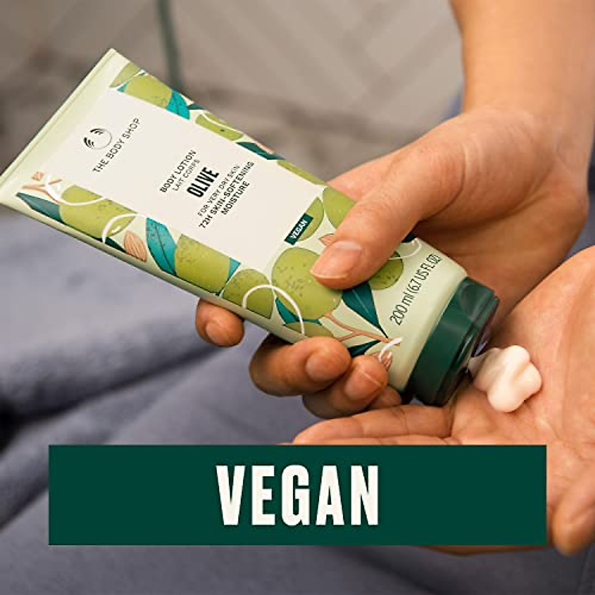 The Body Shop Olive Body Lotion – Nourishes and Softens Very Dry Skin – Vegan – 6.7 oz