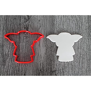 *Smallwoods TS* Alien Baby Yo-da In Robe Outline Cookie Cutter Cute Animal Contour Cutter Fondant Dough Clay Kinetic Play Sand Play Doh Cutter (3.5" Tall) (RED (1 PACK))