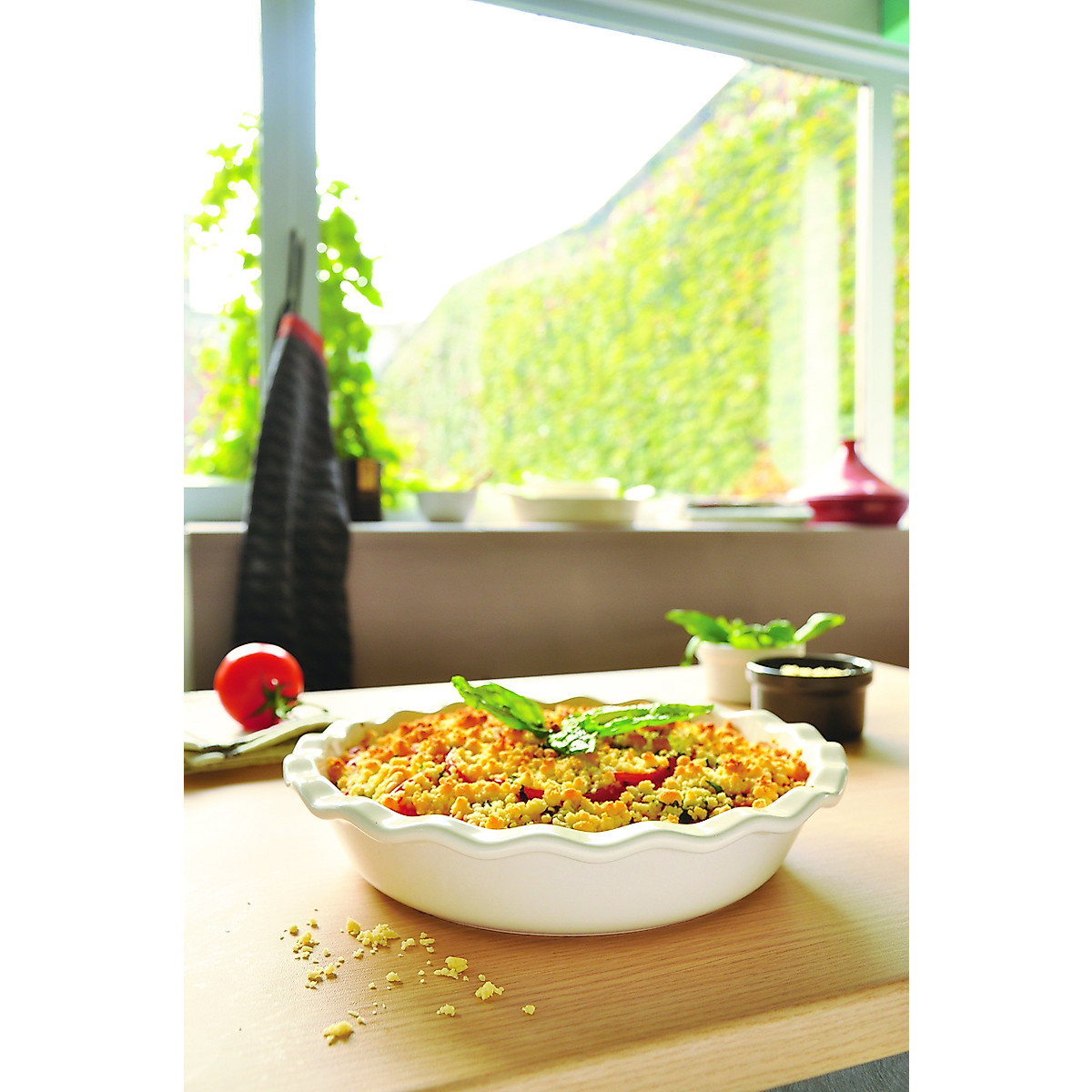 Emile Henry Made In France 9 Inch Pie Dish, White