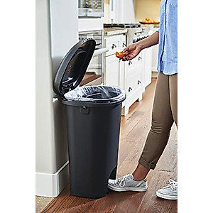Rubbermaid Classic Step-On Lid Trash Can for Home, Kitchen, and Bathroom Garbage, 13 Gallon, Black