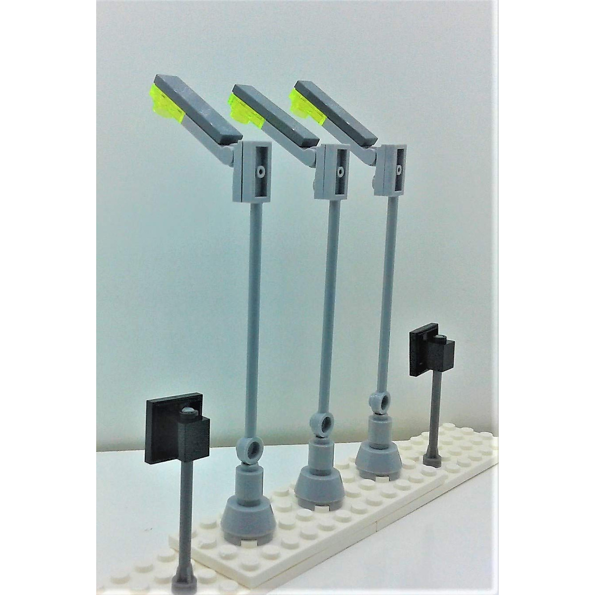 Building Toys 2 Lane Main Road Traffic Light City Town Village Street Stop Sign Bus Stop Post Box Compatible with All Major Brick Brands Educational Toy Ages 4+ 1:64 (3 Street Lights 2 Stop Signs)