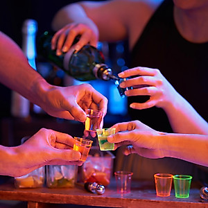 MATANA 150 Neon Plastic Shot Glasses (1oz), Party Shot Cups for Wine Tasting, Condiments, Sauce, Jello Shots & More - Sturdy & Reusable