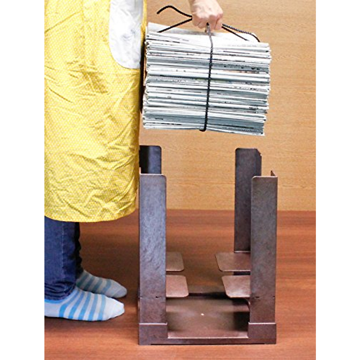 Homey Plastic Industrial Newspaper Raised Wood Carving