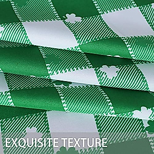 SARAFLORA St Patrick's Day Checkered Fabric Rectangle Table Cloth-60x84 Inch-Polyester Shamrock Pattern Tablecloth, Table Cover Protector for Party, Banquet, Dinner Decoration Use, Green & White
