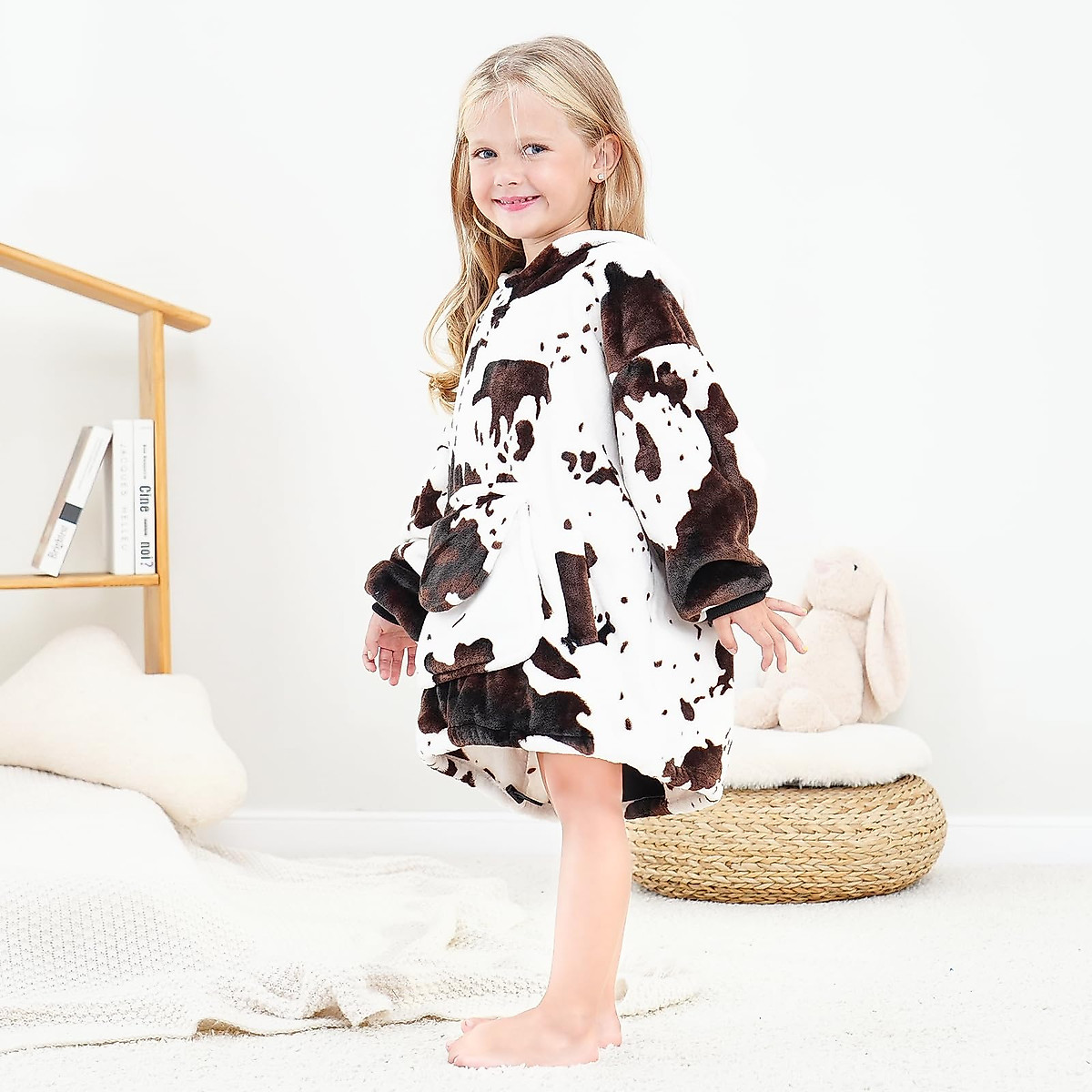 cow print Wearable Blanket Hoodie for Kids Oversize Blanket Hoodies Cozy Black and White Fleece Sweatshirt Blanket Gifts for Girls Boys 2-5 Year Old