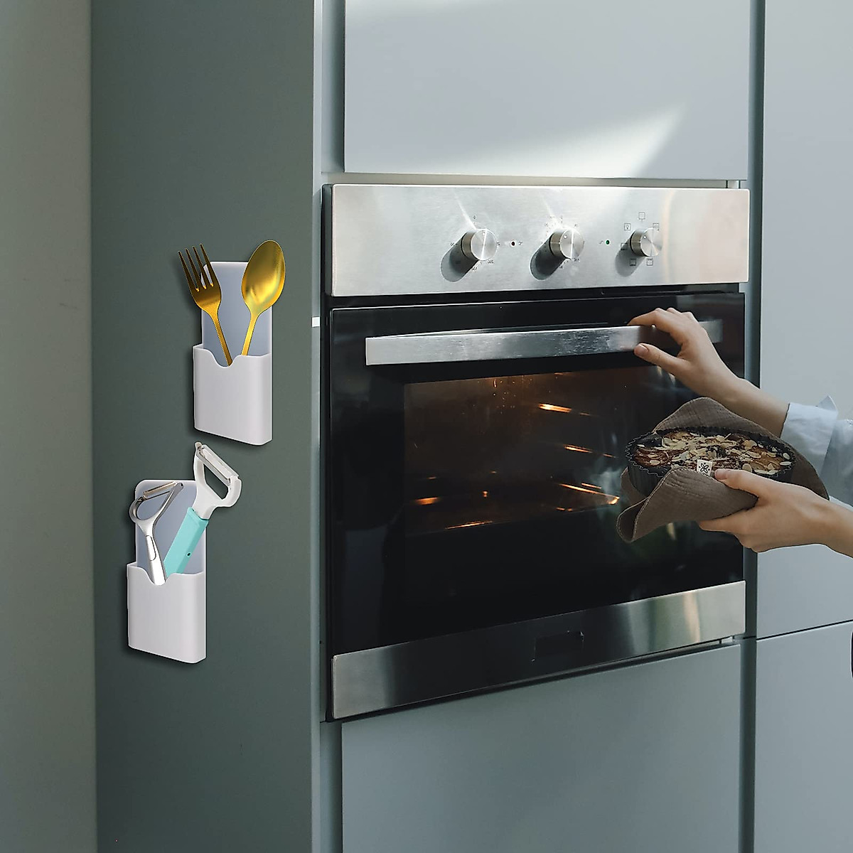 LUTER 2pcs Magnetic Pen Marker Holders, Dry Erase Marker Magnetic Cup Holder Organizer Home Office Supplies for Refrigerator Whiteboard Locker (White)