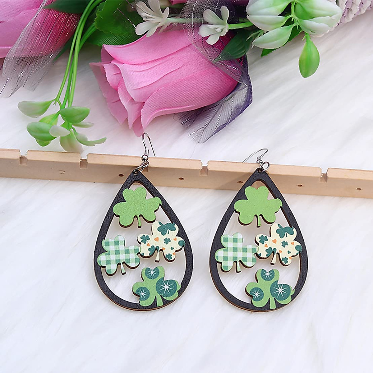 CSIYANJRY99 St Patrick's Day Shamrock Earrings Wooden Irish Teardrop Dangle Four Clover Leaf Wood Hat Horseshoe Love Drop Earrings for Women Jewelry (3)