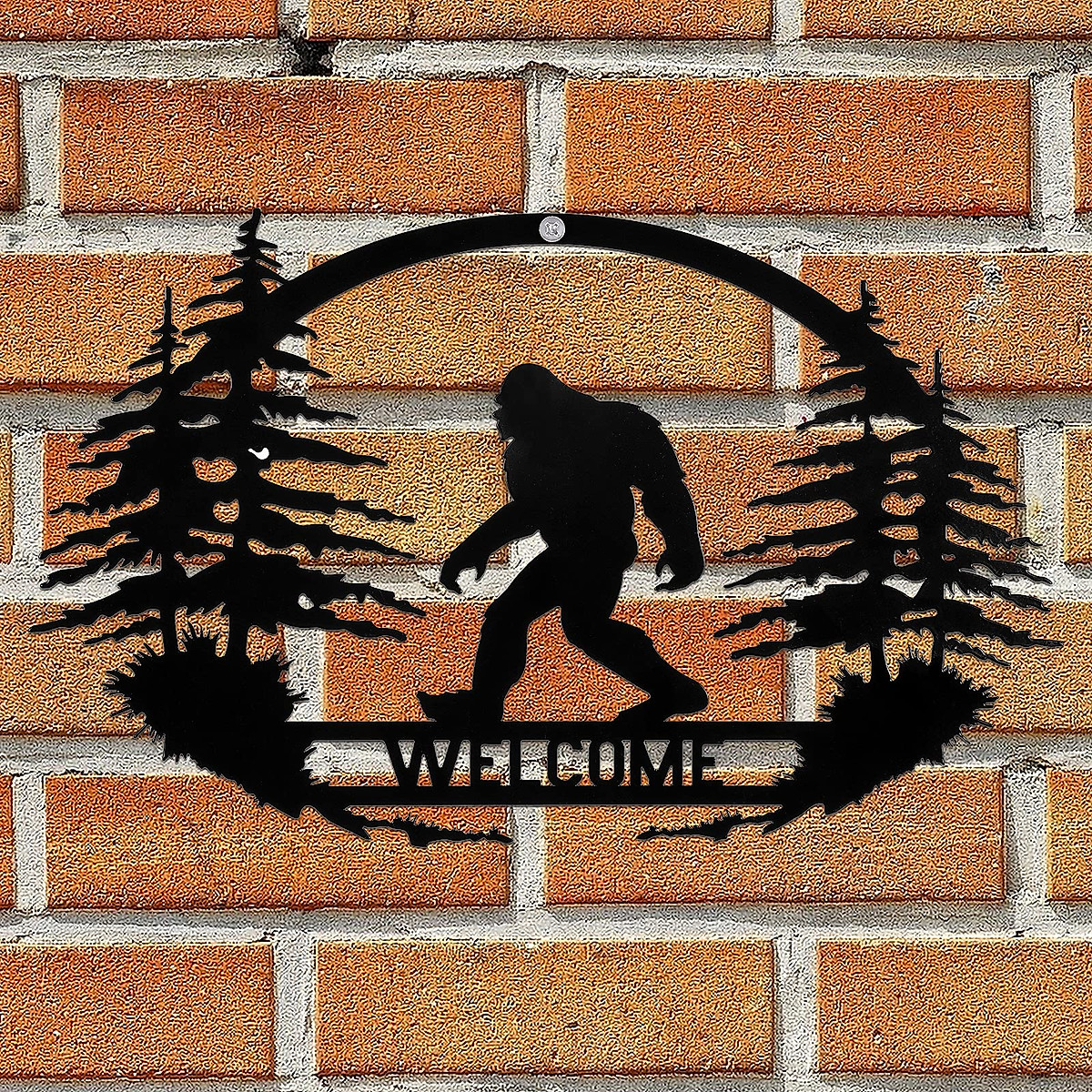 CINPIUK Bigfoot Wall Art Decor, Welcome Sasquatch Metal Sign Indoor Outdoor Farmhouse Christmas Wall Hanging Ornament Home Garden Yard Garage Decor Housewarming Gift, 14 Inch