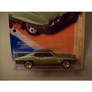 Hot Wheels 2011 New Models Green 1970 Pontiac GTO Judge