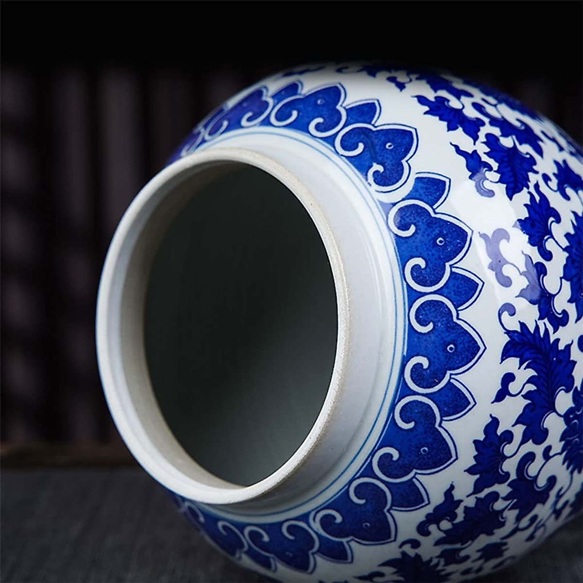 Chinese Blue &White Ginger Jar with Lid, Handmade Decorative Ceramic Temple Jar with Pattern, Storage Jar for Home Decoration Countertop Ornaments