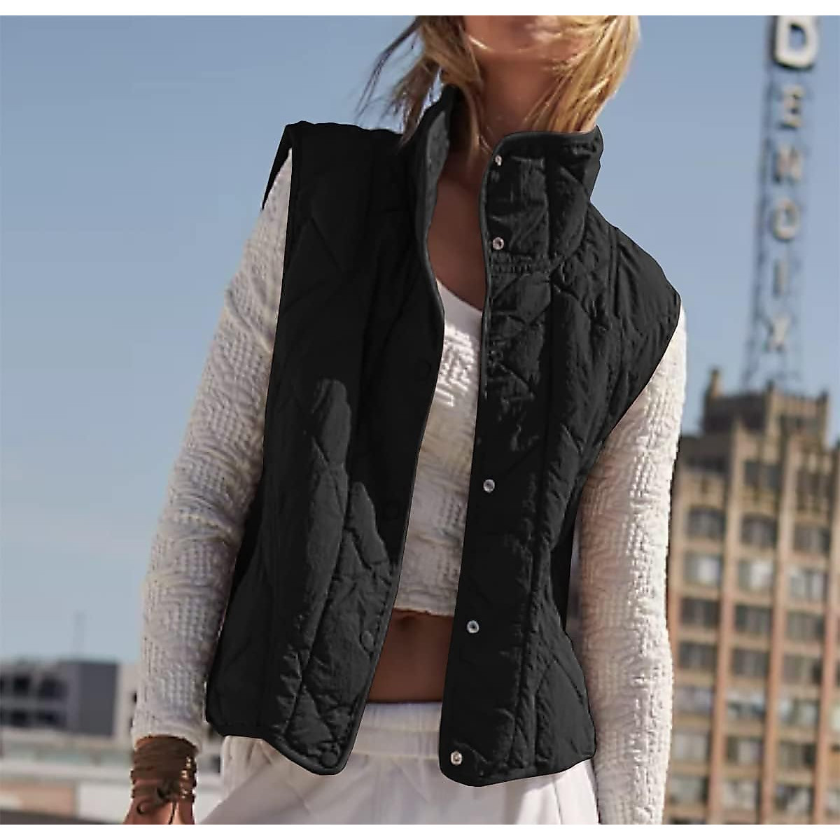 Veatzaer Womens Oversized Puffer Vest Cropped Quilted Stand Collar Lightweight Jacket Sleeveless Button Down Tops