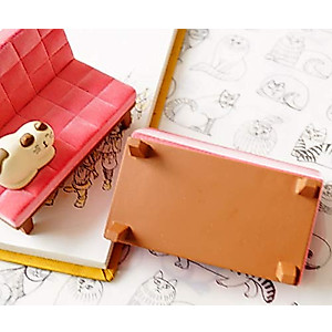 MAYIWO Cute Cat Cellphone Stand Resin Miniature Coach Shaped Desk Phone Holder Mount for Girls Smartphones