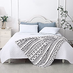 Vessia Oversized Flannel Fleece Plush Blanket Throw Size(50"x70") - Black and White Boho Geometric Pattern Blanket - Soft Cozy Lightweight Microfiber Blanket for All Seasons