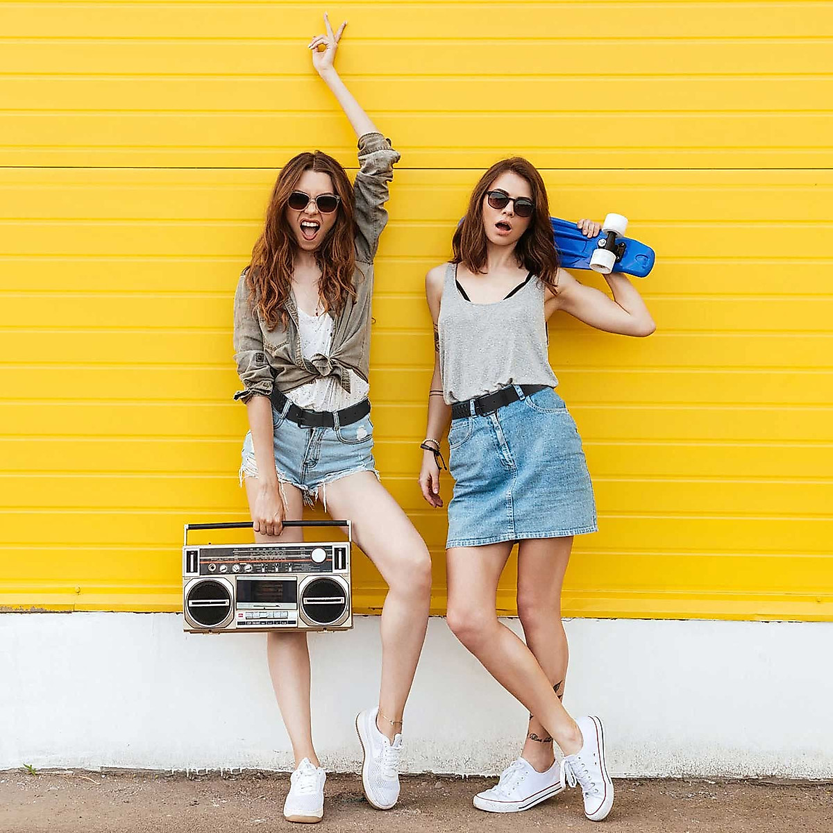 Studded Belt Metal Punk Rock Rivet Belt Punk Leather Belt Threads Studded Goth Belt with Pyramid Studs for Women Men(Black)