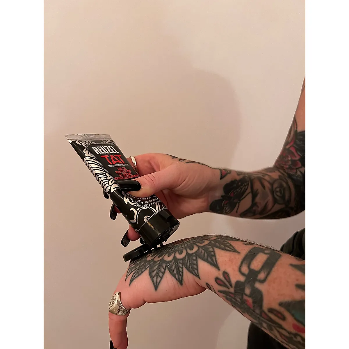 REUZEL Vivid Gel, Color Enhancement Revives Tattoos, Moisturizes, Soothes, Vegan Formula and Natural Ingredients, Petroleum Free, 3.38 oz