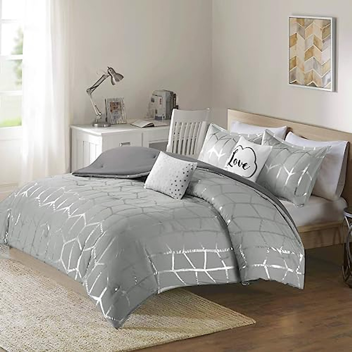 Intelligent Design Raina Comforter Microfiber Metallic Print Geometric Design Embroidered Toss Pillow Modern Trendy Casual All Season Bedding Set Matching Sham, King/Cal King, Grey/Silver 5 Piece