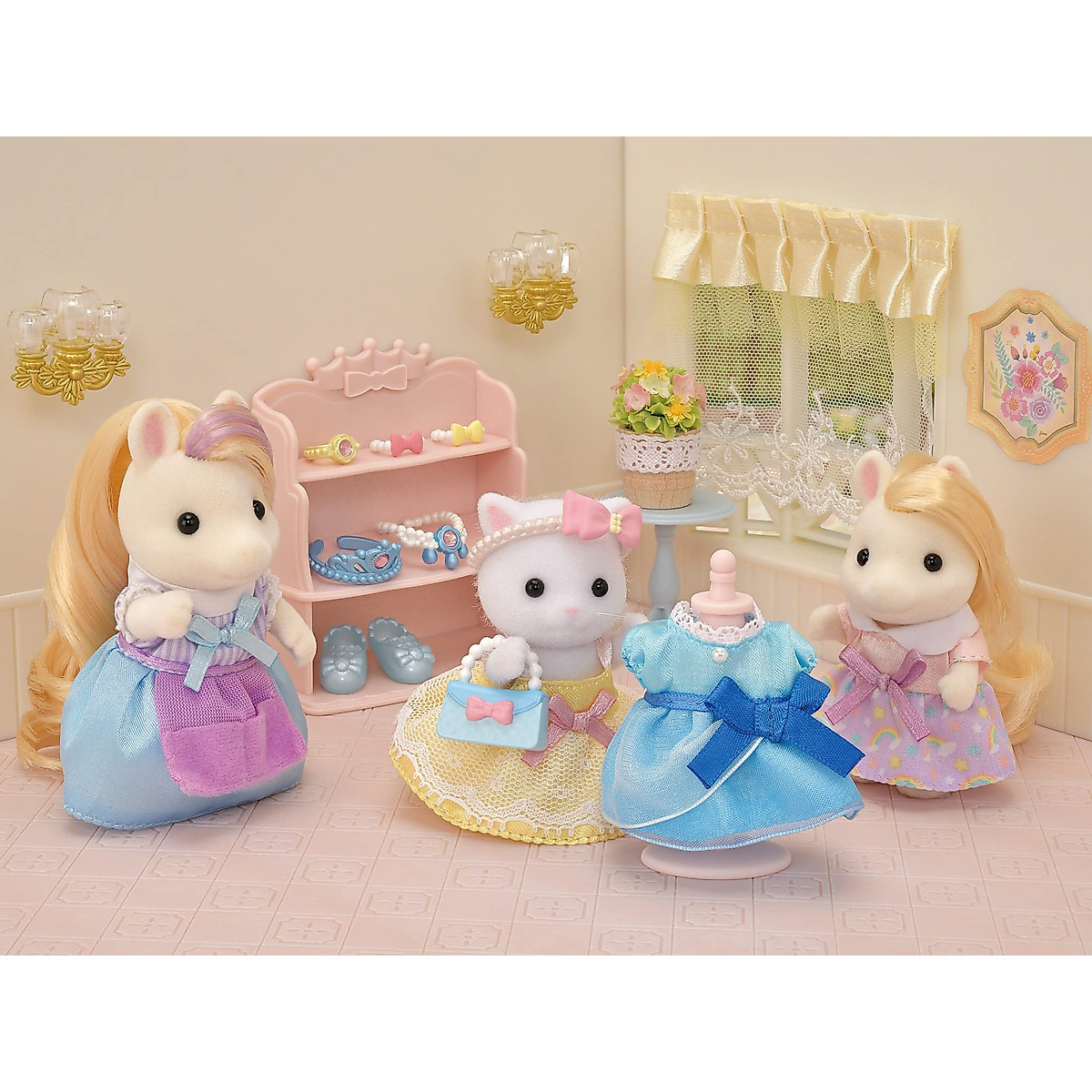 Calico Critters Princess Dress Up Set, Dollhouse Playset with Figure and Accessories