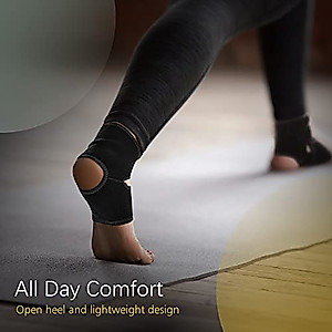 BraceUP Ankle Brace for Women and Men - Compression Ankle Support for Foot Pain, Sprained Ankle, Achilles Tendonitis, Injured Foot, One Size Adjustable Ankle Wrap