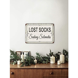 Lost Socks Seeking Solemates 20X30 cm Metal Retro Look Decoration Plaque Sign for Home Kitchen Bathroom Farm Garden Garage Inspirational Quotes Wall Decor