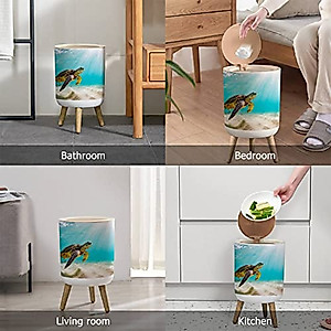 KSYGYFRUDE Small Trash Can with Lid Beautiful Hawaiian Green Sea Turtle Round Garbage Can Press Cover Wastebasket Wood Waste Bin for Bathroom Kitchen Office 7L/1.8 Gallon