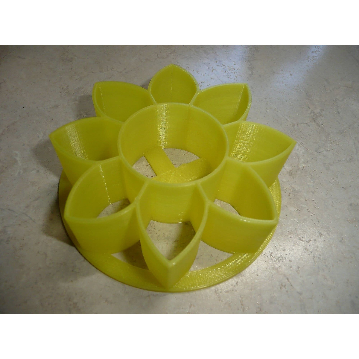 YNGLLC SUNFLOWER DESIGN PATTERN CONCHA CUTTER MEXICAN SWEET BREAD STAMP MADE IN USA PR4519, Yellow