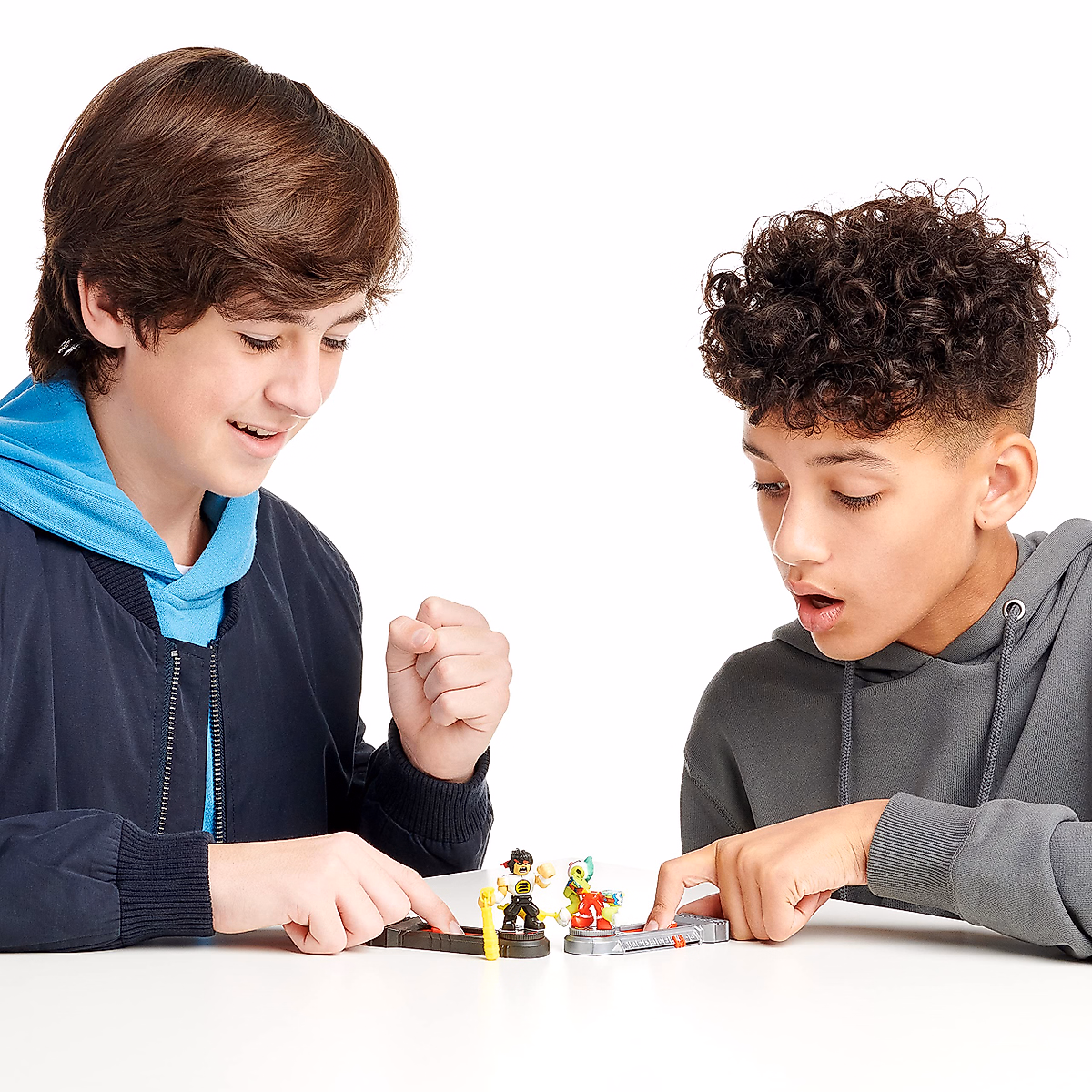 Akedo Ultimate Arcade Warriors Versus Pack - Chux Lee Vs Crackup, Multicolor (14257)