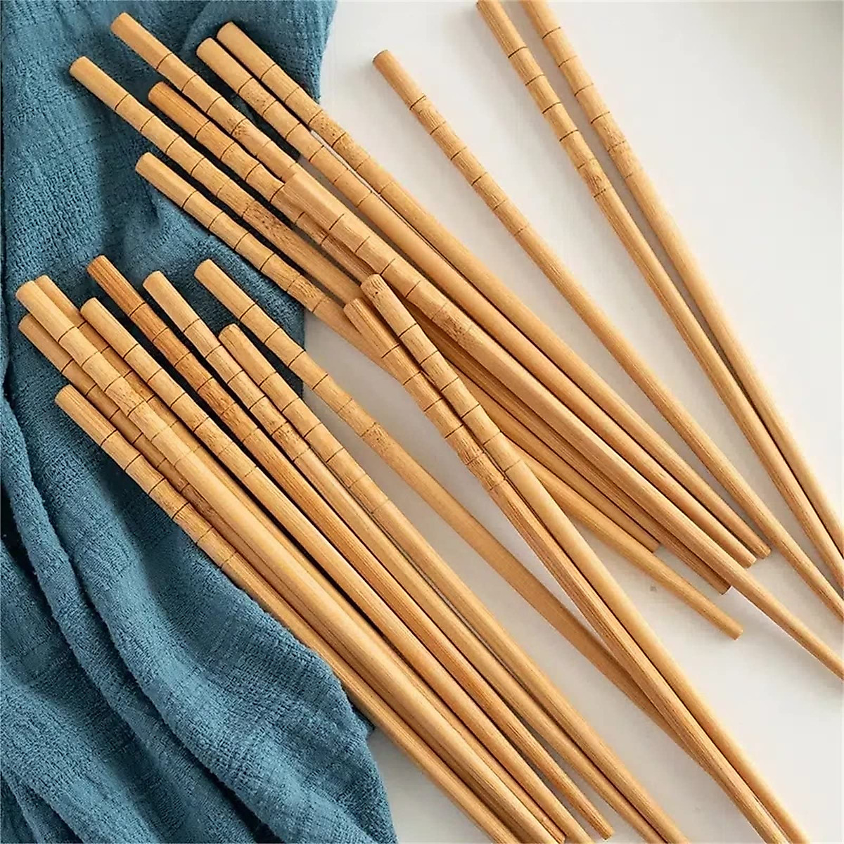 10 Pairs Bamboo Chopsticks, Reusable Japanese Wood Chopstick Set Portable Travel Chopsticks for Restaurant Home Use for Eating Cooking