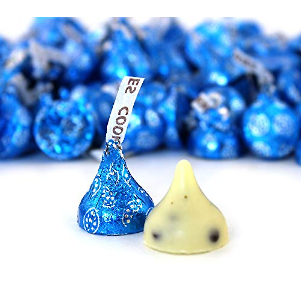 LaetaFood HERSHEY'S KISSES COOKIES 'N' CREME Candy, Light Blue Wrap Easter Candy (1 Pound Bag)