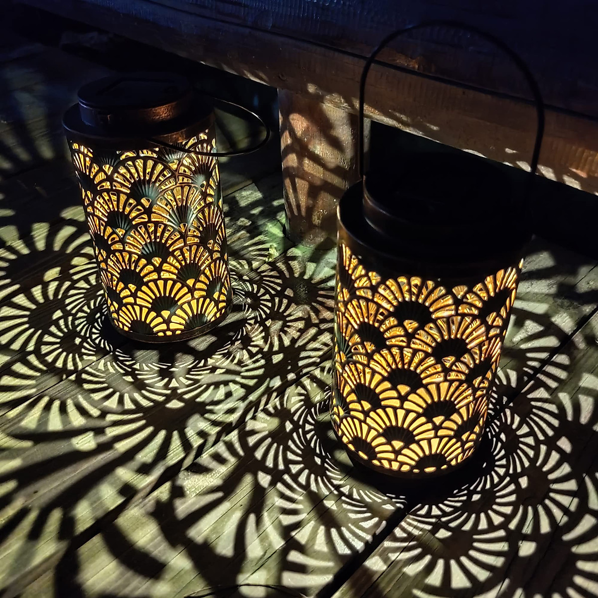 JOYBee 2pcs Solar Lantern Outdoor-Hanging Solar Lanterns- Waterproof Lantern Solar Lights Outdoor- LED Table Solar Lights for Patio Garden Courtyard Porch Courtyard Pathway Decorative