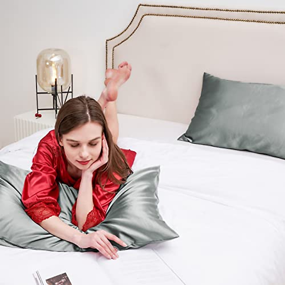 KINMEROOM Satin Pillowcase for Hair and Skin, Light Gray Pillowcases 2 Pack, Queen Size Pillow Cases Set of 2, Luxury and Soft Satin Pillow Covers with Envelope Closure (20x30 Inches)