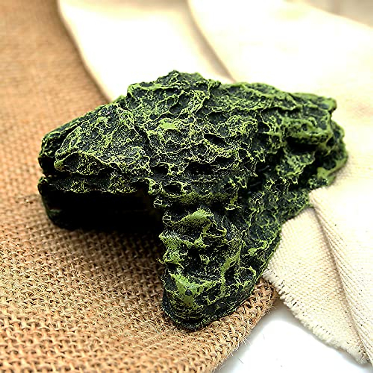 HT-direct Reptile Hide Dock Reptile Decor Reptile Resting Terrace Tortoise Climbing Platform Lizard Tank Accessories for Small Reptiles,Turtles,Animals