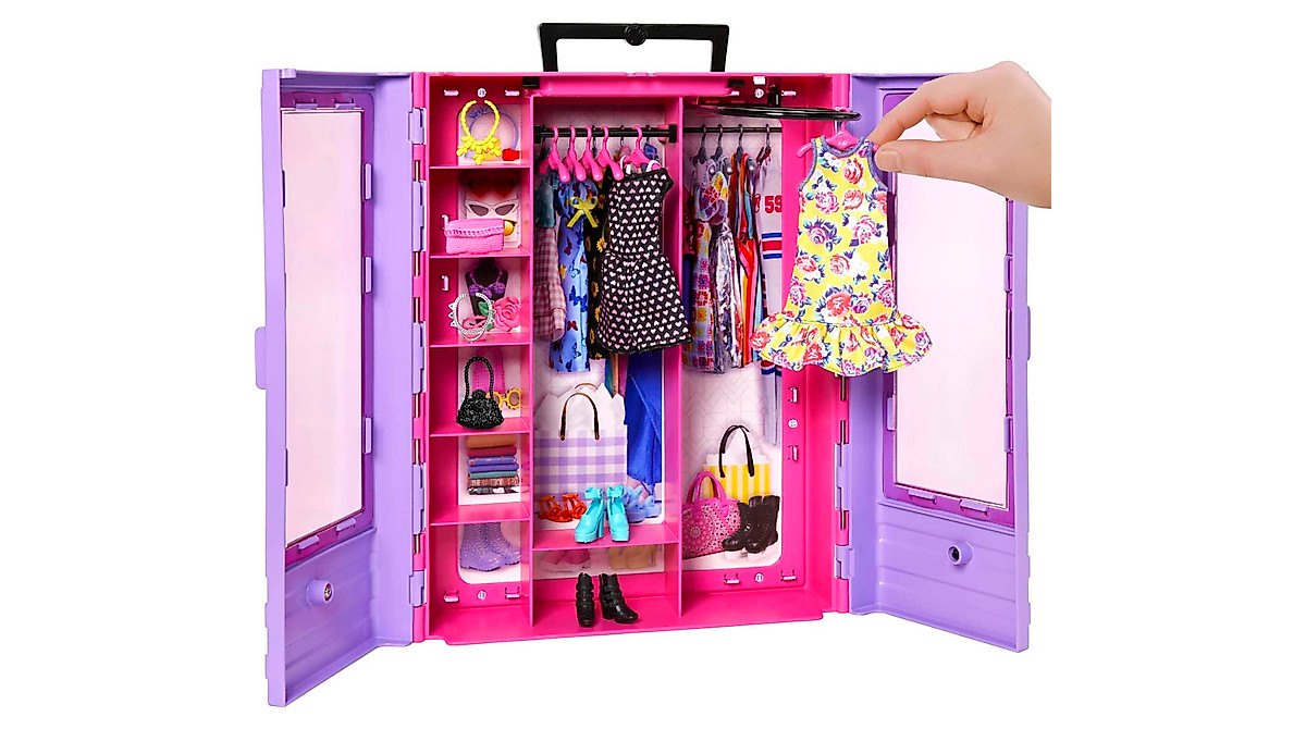 Barbie Fashionistas Playset, Ultimate Closet with 6 Hangers and ...