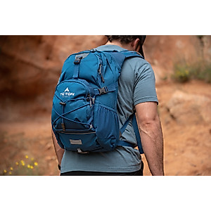 TETON Sports Oasis 22L Hydration Pack with Free 3-Liter Water Bladder; The Perfect Backpack for Hiking, Running, Cycling, or Commuting