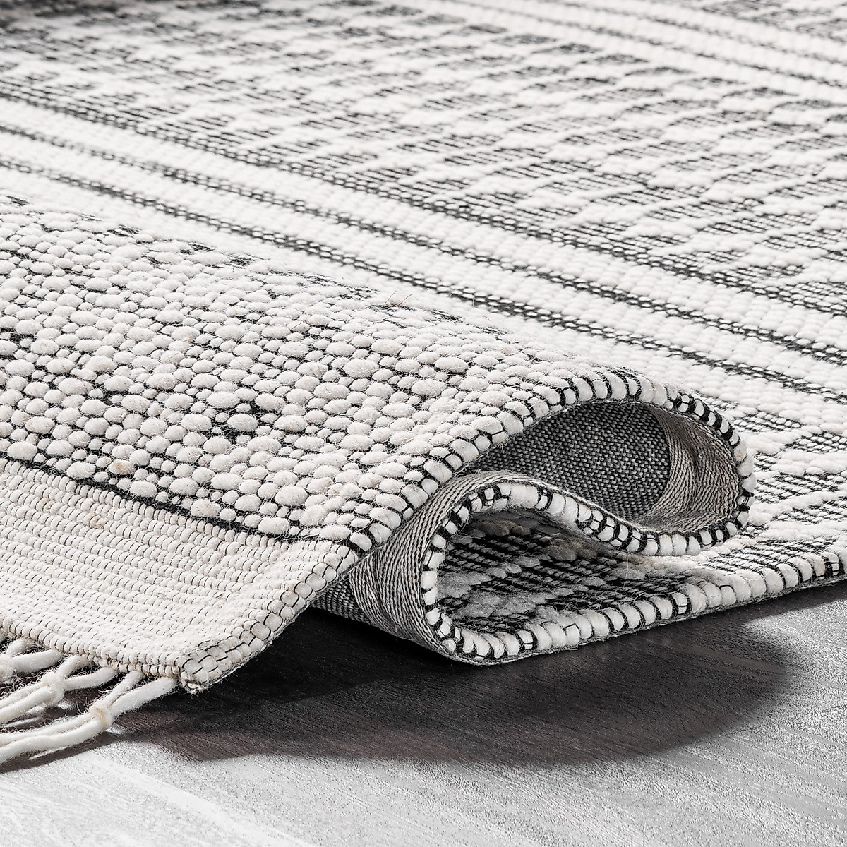nuLOOM Esther Hand Loomed Textured Wool Tassel Area Rug, 8x10, Grey