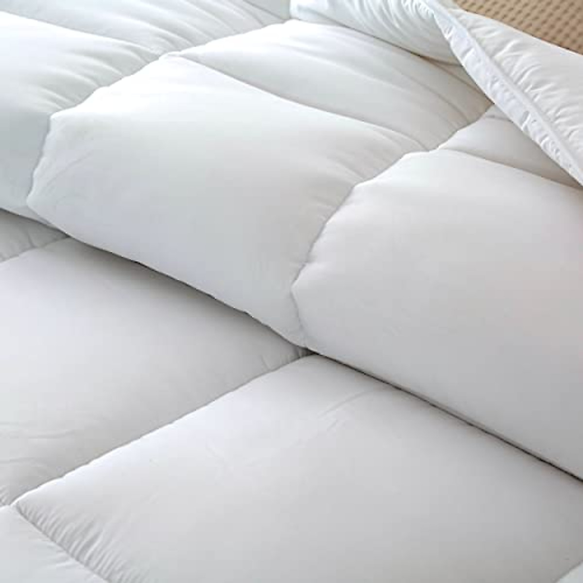Down Alternative Comforter All Season Duvet Insert(White, Queen)-Ultra Soft Double Brushed Microfiber Quilt Cover, Classic Box Stitched with Corner Tabs