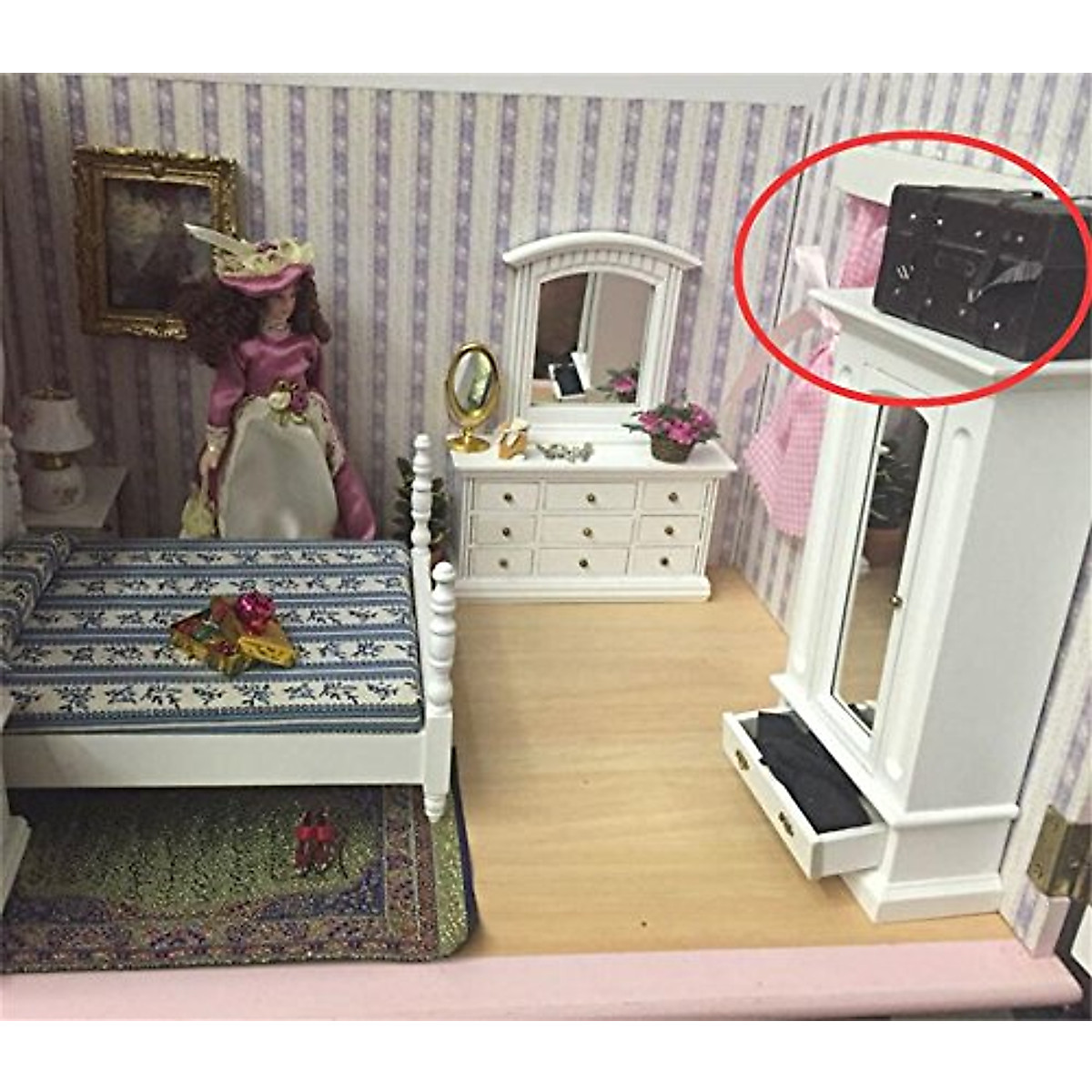 EatingBiting Dollhouse Miniature Doll Furniture Accessories 1:12 Dollhouse Miniature Vintage Brown Lugguage Box Trunk case Bag, Can Open and Close, Retro Elegant Vivid