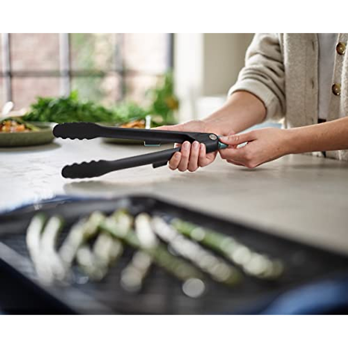 Joseph Joseph Duo Lockable Tongs Hygienic with Integrated Tool Rest & Non-Slip Feet, Suitable for Non-Stick Cookware, Heat-Resistant