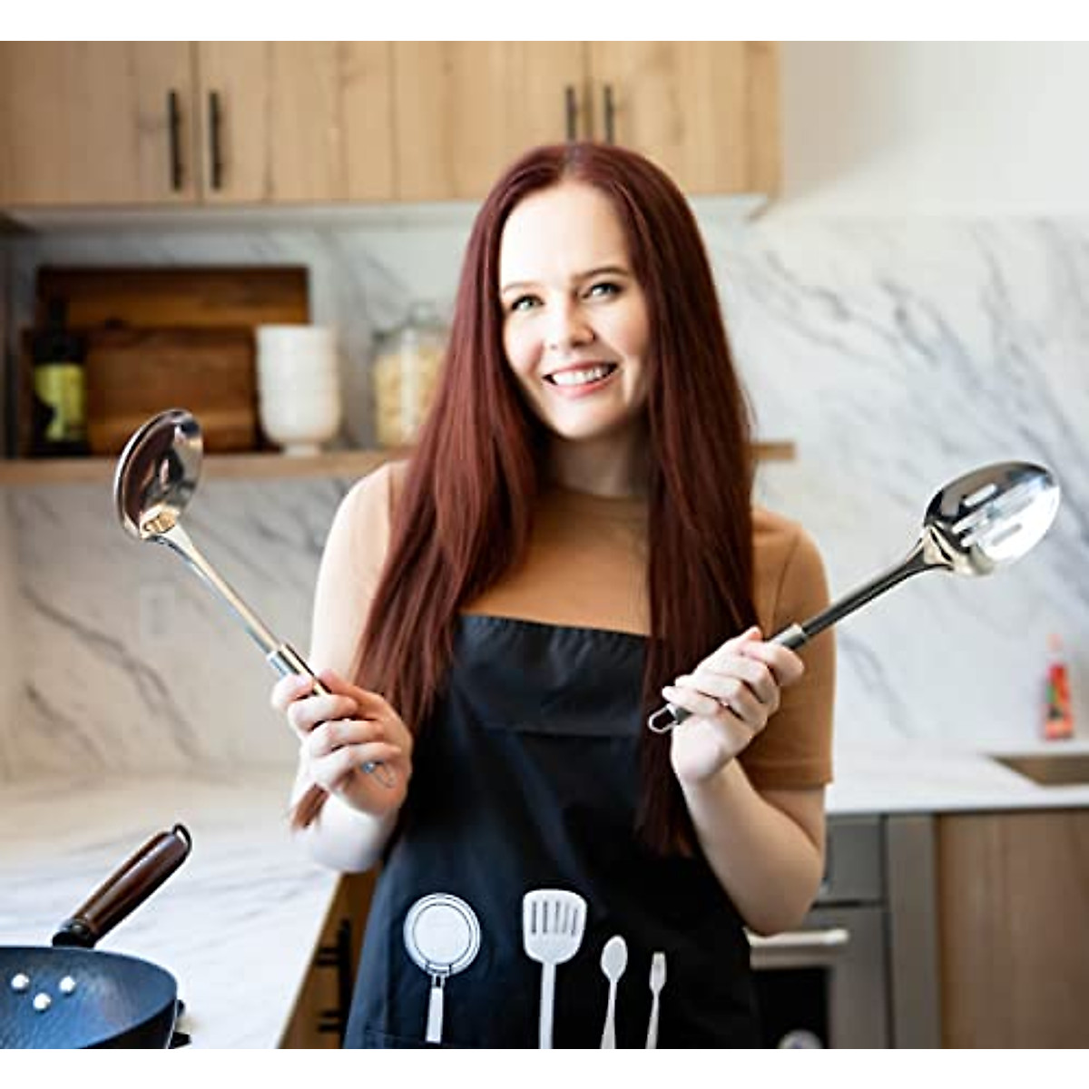 Gekko and Co. Carbon Steel Wok Pan with Lid Bundled with Hot Pads – 14-Piece Woks & Stir-Fry Pans Set –Non-Stick Chinese Wok Pan – Woks for Electric Stove, Gas, Halogen, Induction – 12.6 Inches