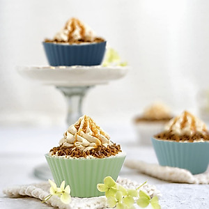 WYBG 24 Pcs Reusable Silicon Muffin Molds Food Grade Silicone Muffin Molders Non-Stick Silicone Cupcake Molds Reusable Cupcake Liners Mini Cake Molds Baking Cups Kitchen Bakeware in 4 Colors