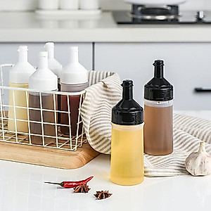 AKOAK 1 Pack 250 ml （8.45 oz） Plastic Extrusion Bottle Pressing Oil Bottle Multi-function Condiment Dispenser Household Kitchen Tomato Salad Jam Bottle (White)