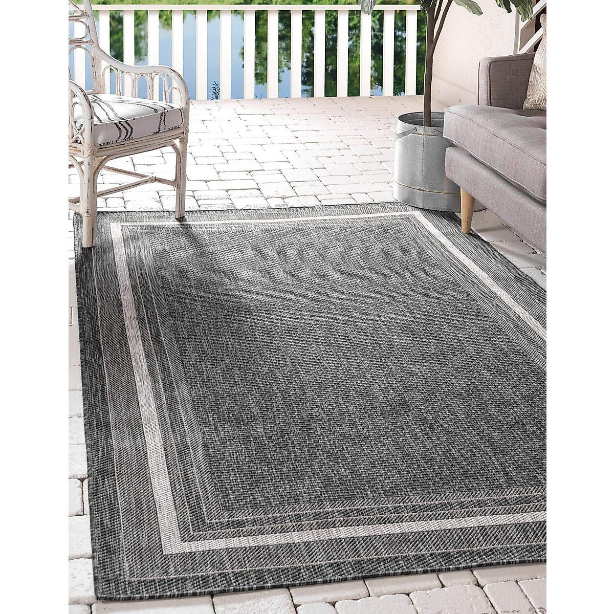Unique Loom Outdoor Border Collection Area Rug - Soft Border (7' 1" x 10' Rectangle, Black/ Ivory)
