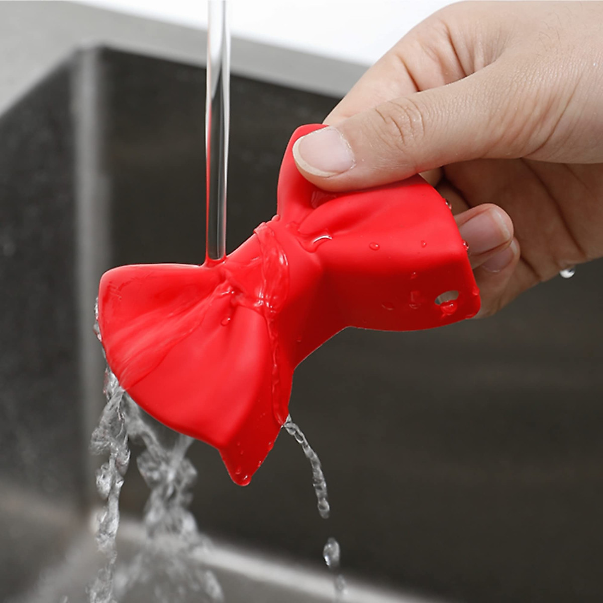 Qiiuuy Silicone Cooking Pinch Grips Oven Mitts,Bow-Tie Anti-Burn Clip,Textured Design,Kitchen Finger Grips,Waterproof,Red Raspberry and Pink