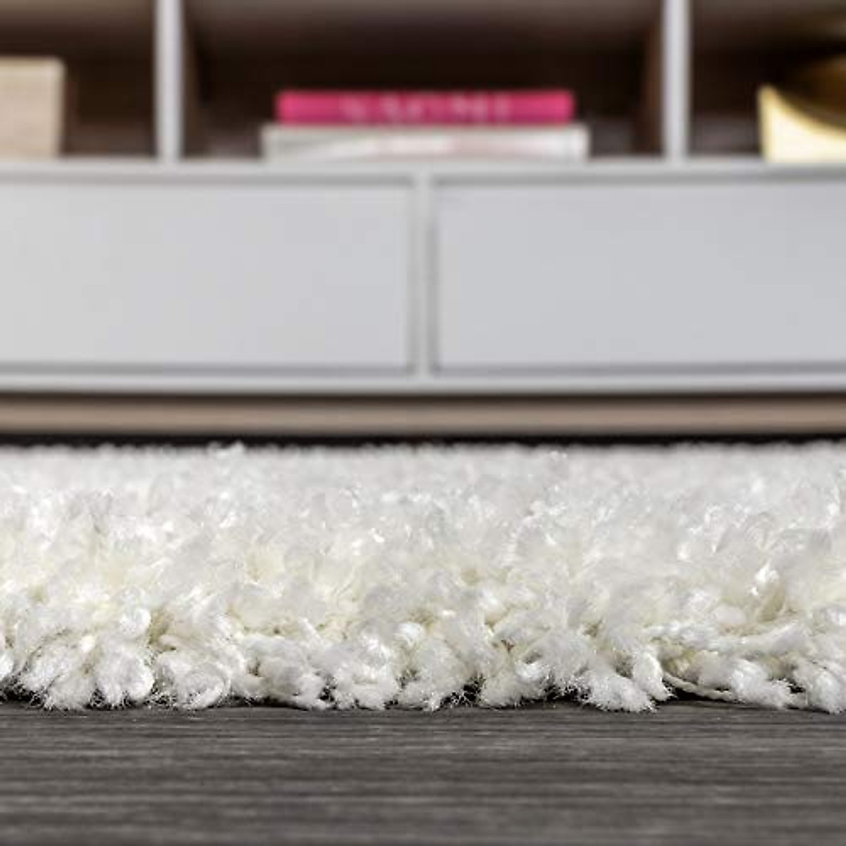 JONATHAN Y MCR100A-5 Mercer Shag Plush Tassel Indoor Area-Rug Bohemian Modern Contemporary Solid Easy-Cleaning Bedroom Kitchen Living Room, 5 X 8, White with Tassel