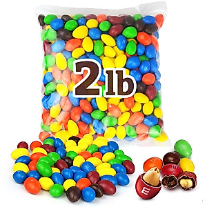 M&M Peanut Chocolate Candies, Sweet Milk Chocolate and Peanuts Bites Encased in Vibrant Candy Shell Colors, Delicious Melt in Your Mouth Sweet Snacks for Kids and Adults, Holiday Candy Bulk - 2lb Classic Bag