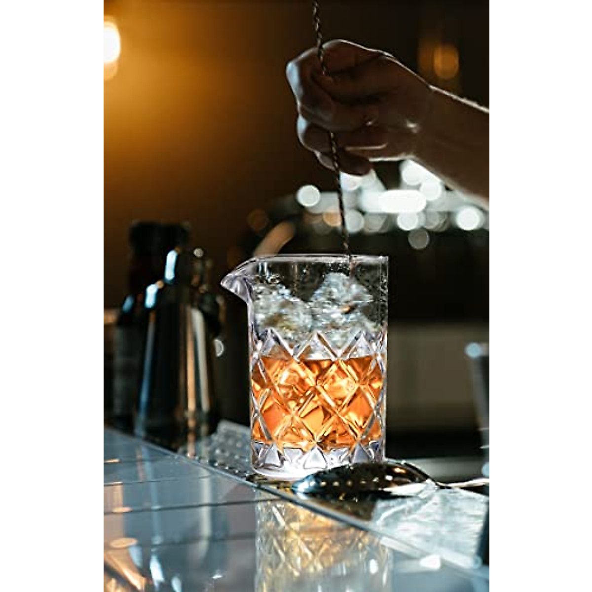 KITESSENSU Bar Cocktail Mixing Glass, Seamless Cocktail Pitcher for Stirred Cocktail with Weighted Bottom, Old Fashioned Bartender Accessory and Tool - 18oz 530ml